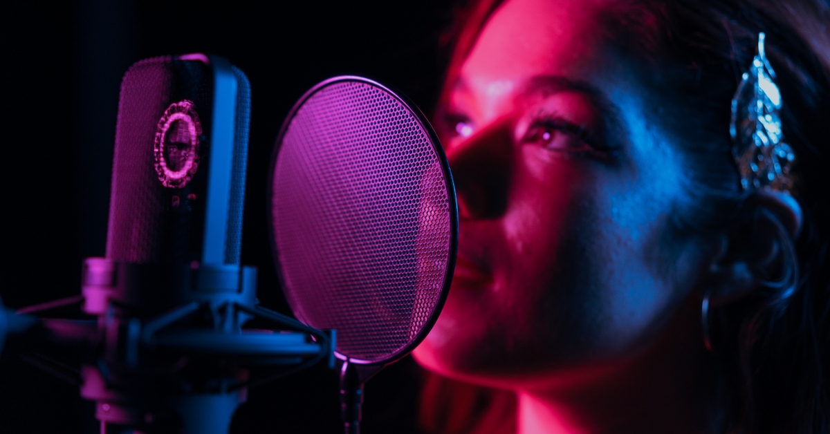 What Is Sibilance In Audio And How To Control It | Audio Sorcerer